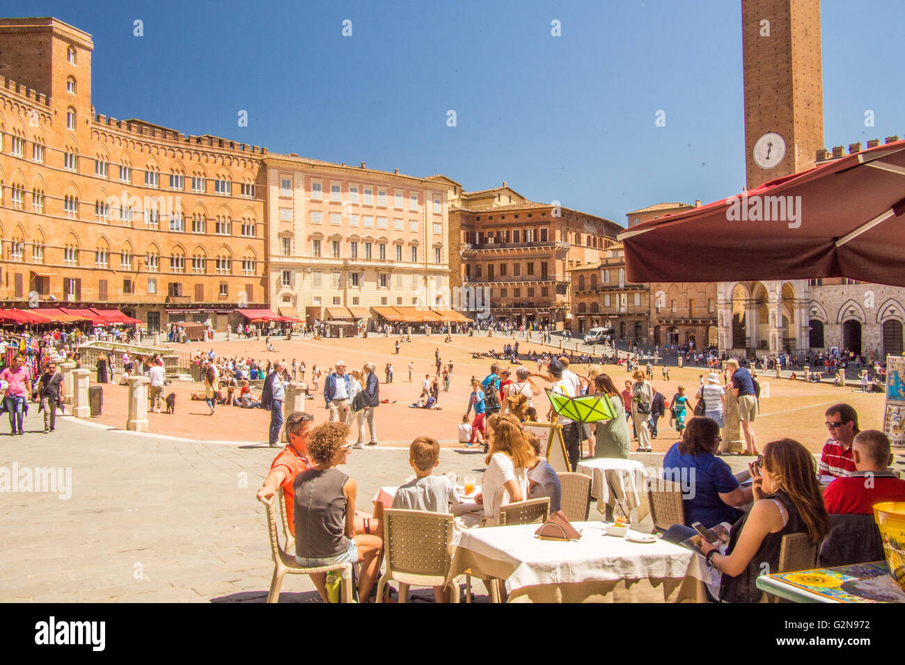 "Il Campo", a medieval Piazza in Siena, Tuscany, Italy Stock Photo - Alamy