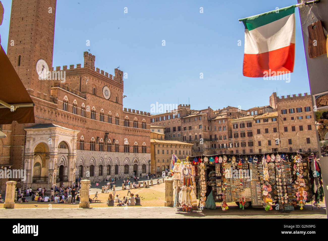 "Il Campo", a medieval Piazza in Siena, with the Palazzo Pubblico (Town ...
