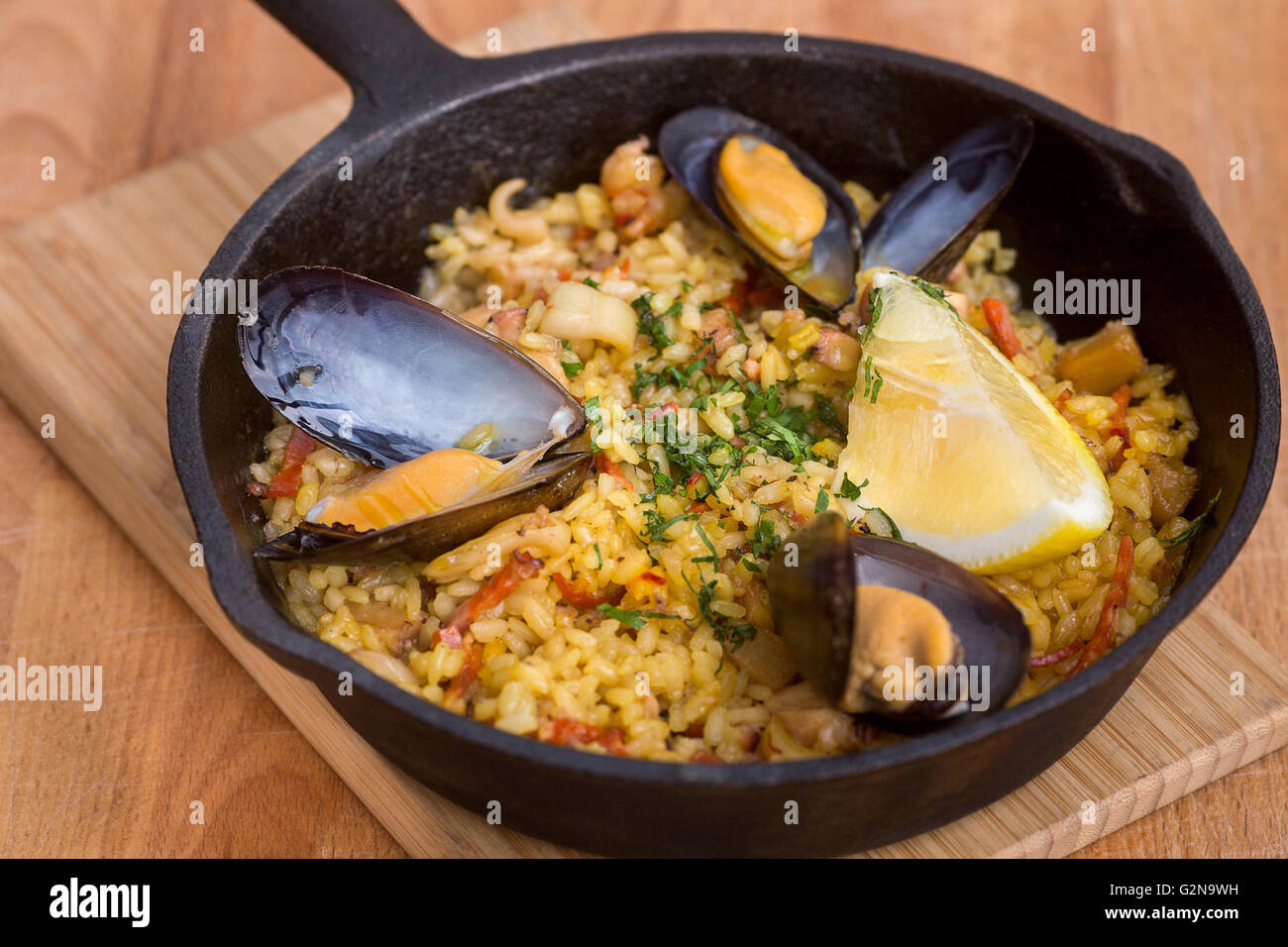 Yellow paella hi-res stock photography and images - Alamy