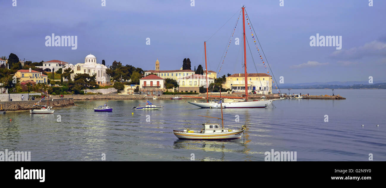 Spetses old port hi-res stock photography and images - Alamy