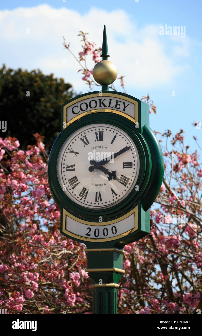 Village clock hi-res stock photography and images - Alamy