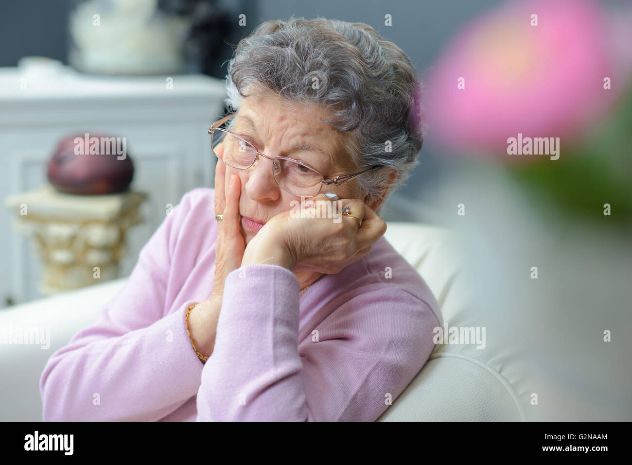 sad old woman Stock Photo - Alamy