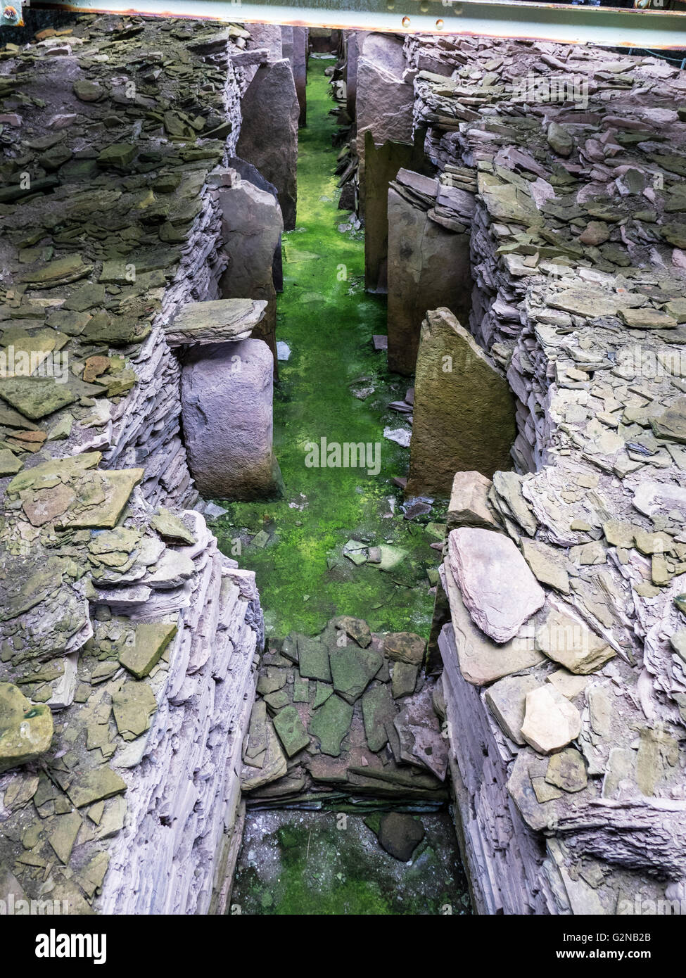 Midhowe neolithic chambered tomb on Rousay, Orkney Stock Photo - Alamy