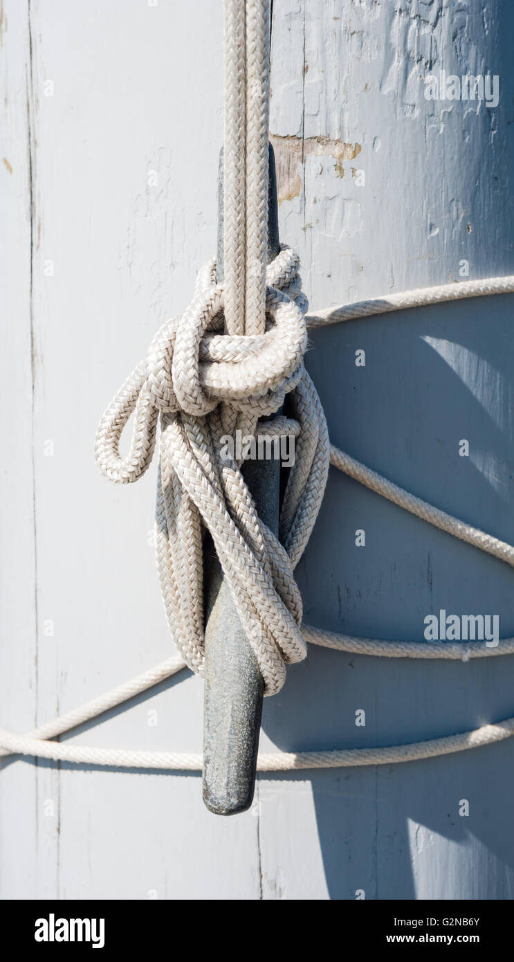 Nautical knots hi-res stock photography and images - Alamy