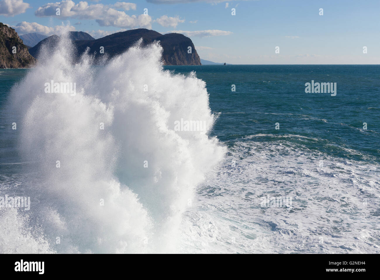 Stone breakwater breaking waves hi-res stock photography and images - Alamy