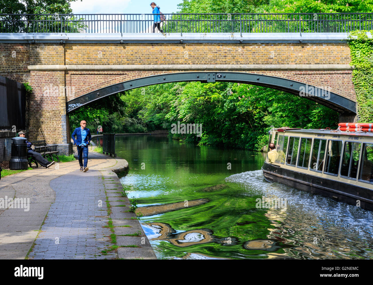London bridge walk underpass hi-res stock photography and images - Alamy