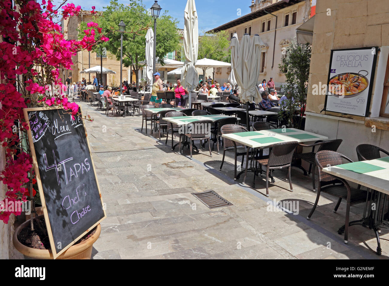 Alcudia majorca restaurant hi-res stock photography and images - Alamy