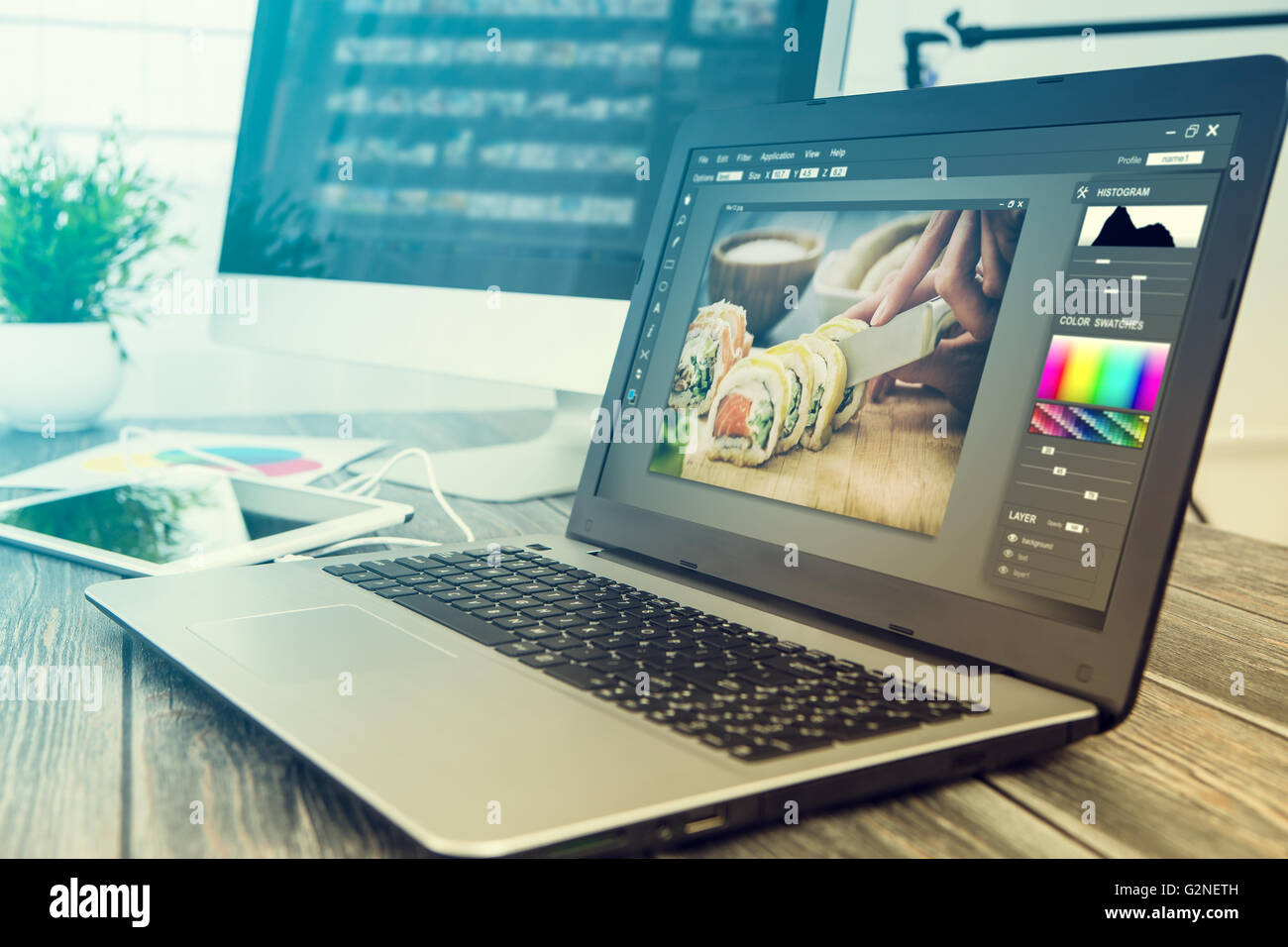 Pc monitor screen hi-res stock photography and images - Alamy