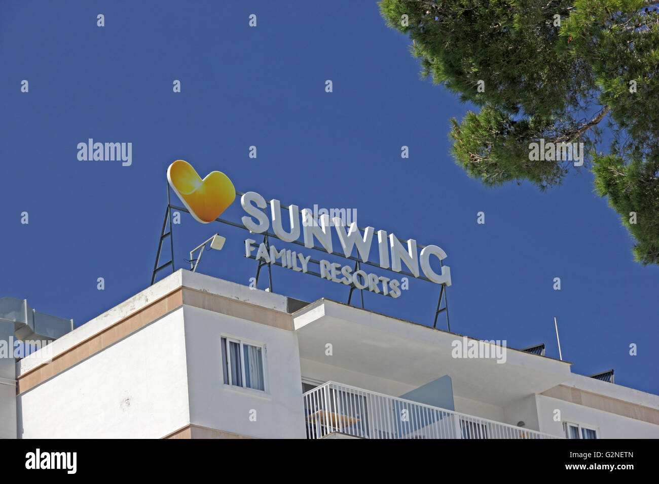 Sunwing hi-res stock photography and images - Alamy