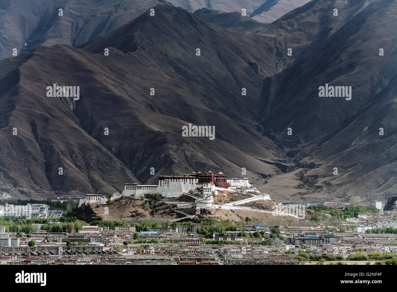 Potala panorama hi-res stock photography and images - Alamy