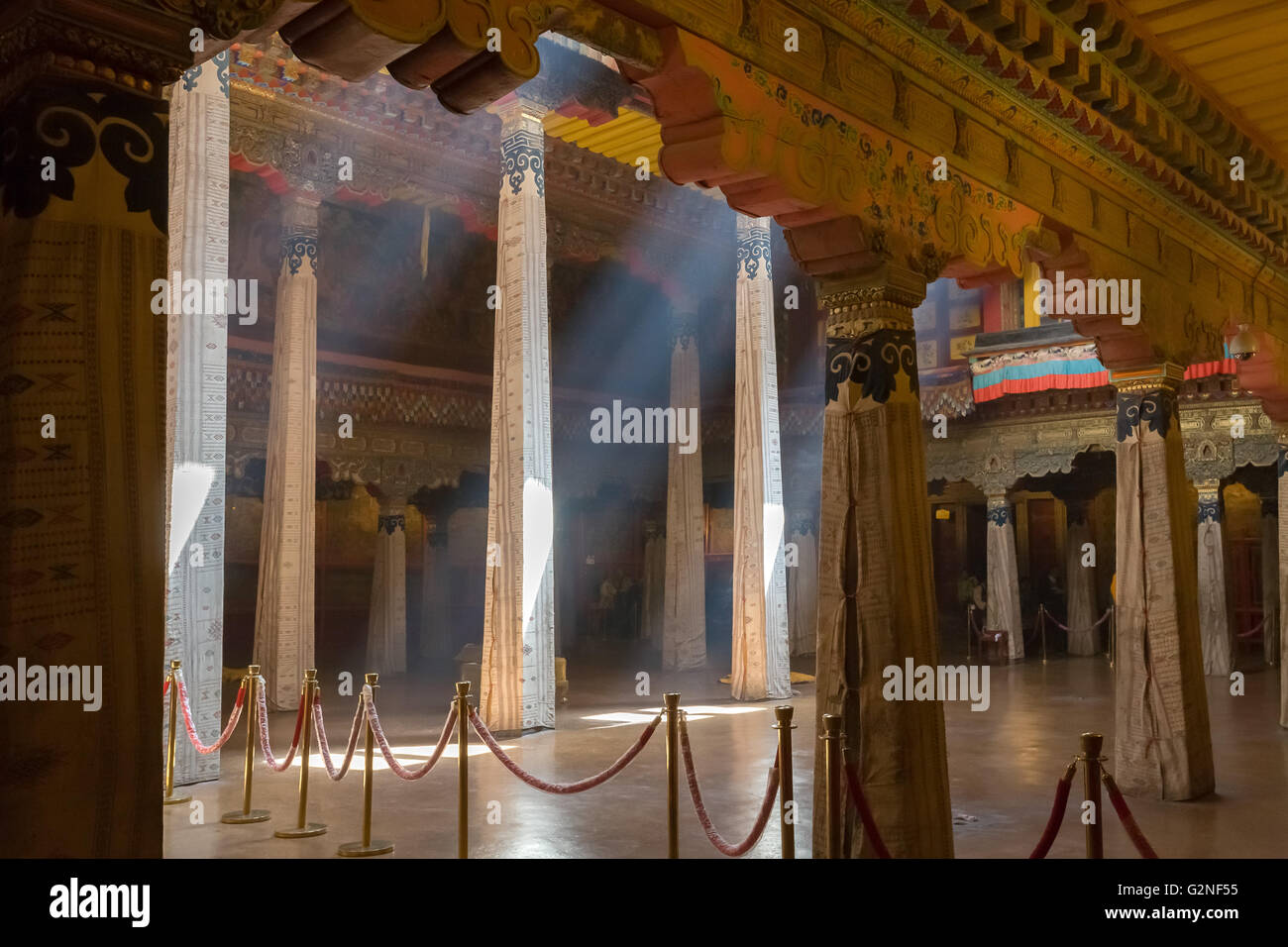 Potala palace interior hi-res stock photography and images - Alamy