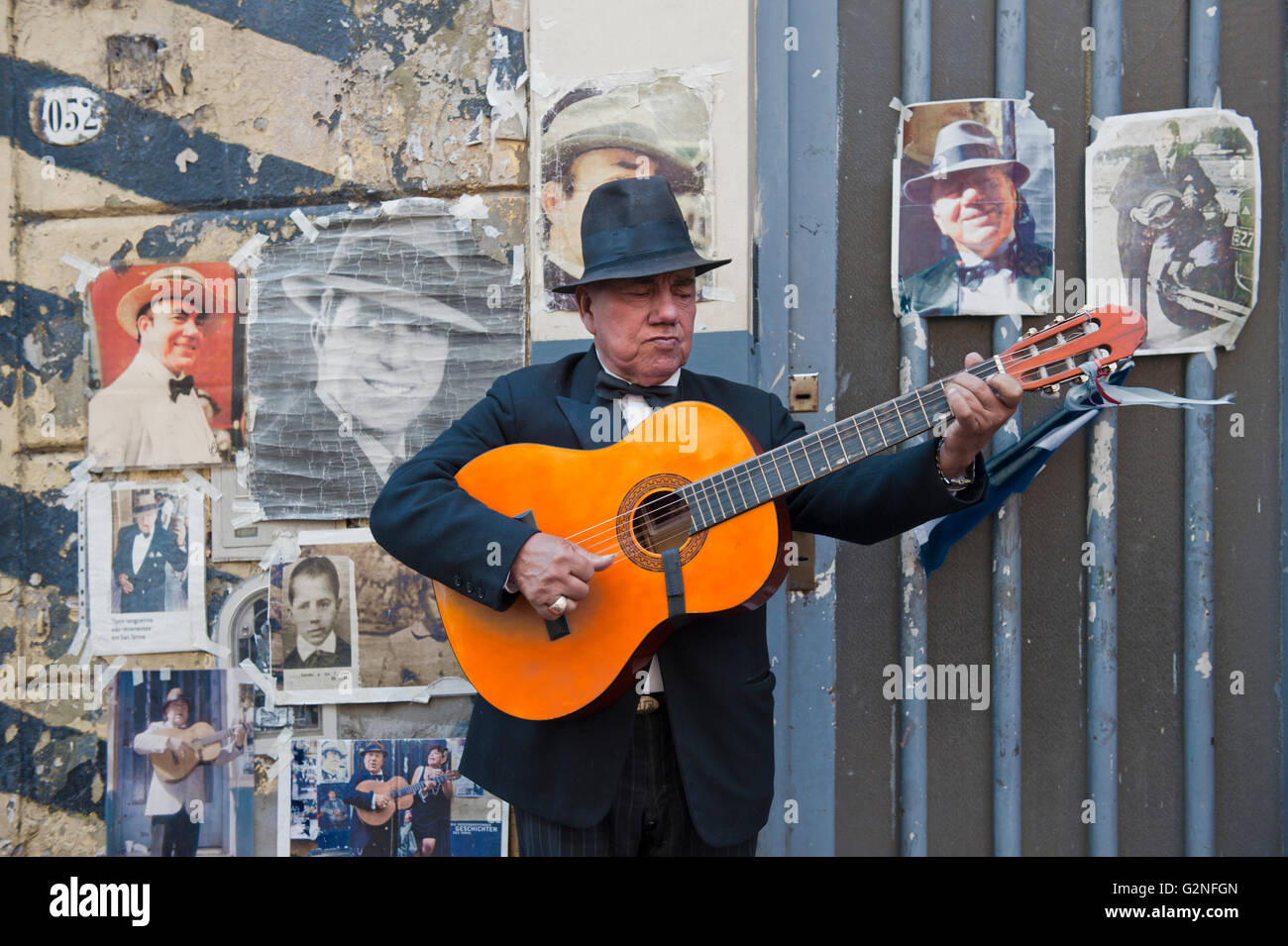 Tango singer hi-res stock photography and images - Alamy