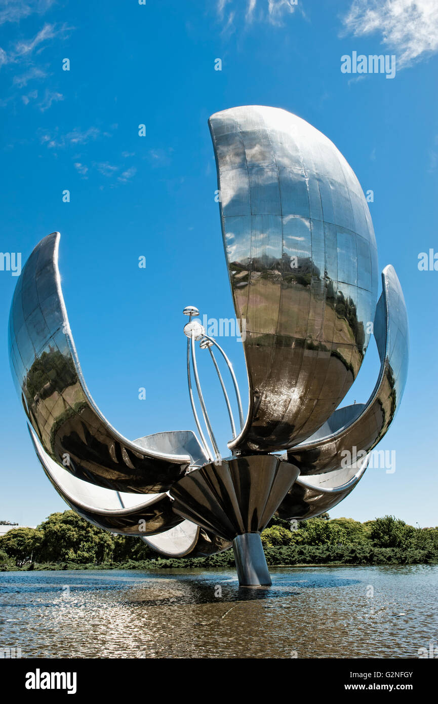 Floralis Generica, Metallic sculpture representing a flower, United ...