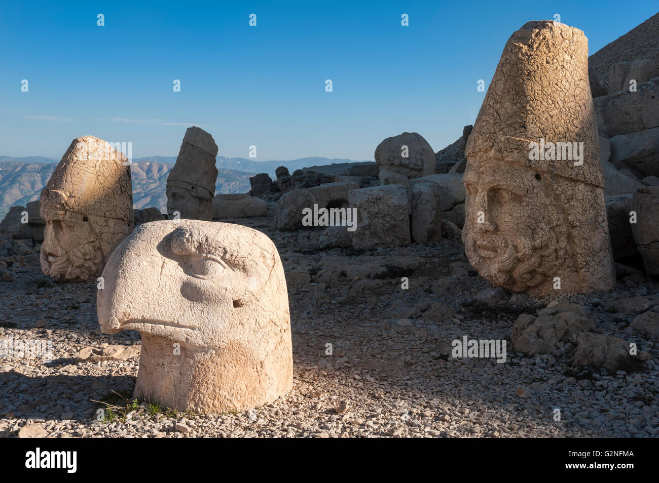Mount Nemrut sanctuary, Statues on the western terrace, Ruins of the ...