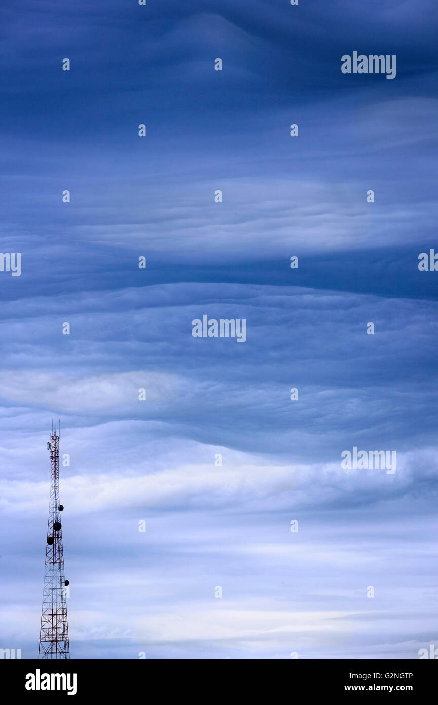 Signal waves hi-res stock photography and images - Alamy