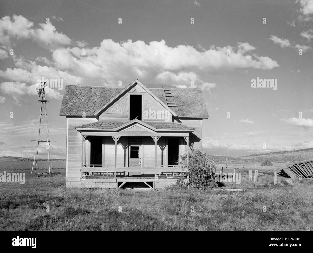 Abandoned Farmhouse after Unsuccessful Efforts to Make Crops Grow ...
