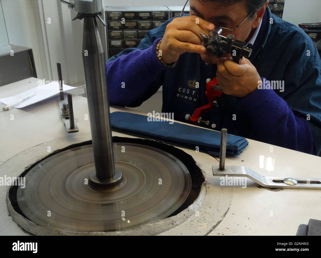 Iron discs used to shape diamonds. The Cast iron disc rotates at 3200 ...