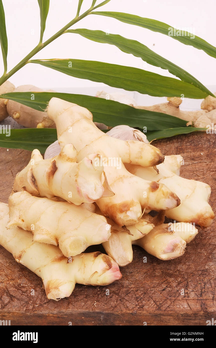 ginger on chopping board Stock Photo - Alamy