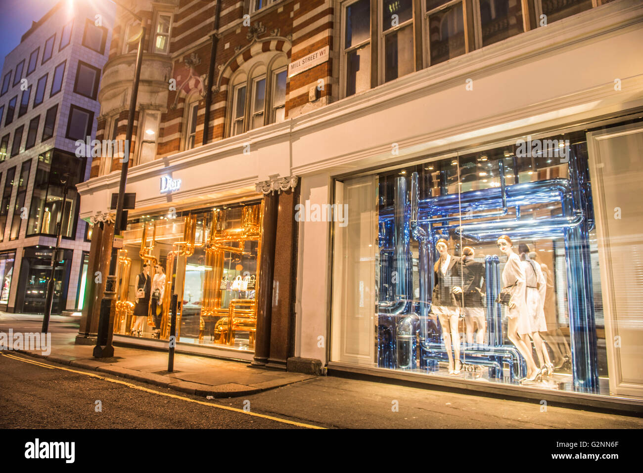 DIOR 16 Conduit St, London W1S 2XL windows by scupltivate Stock Photo ...