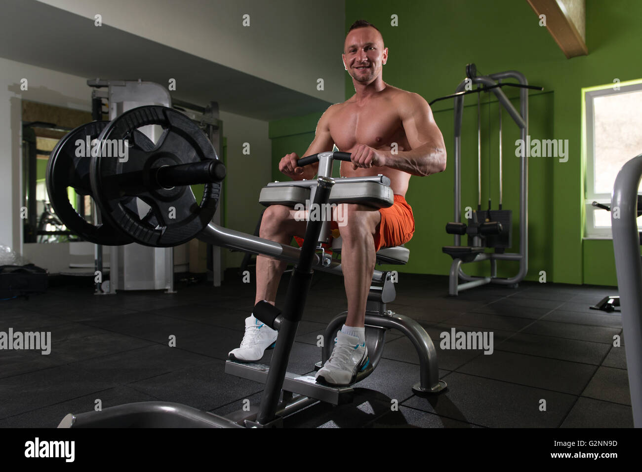 Calf muscle bodybuilder body hi-res stock photography and images - Alamy