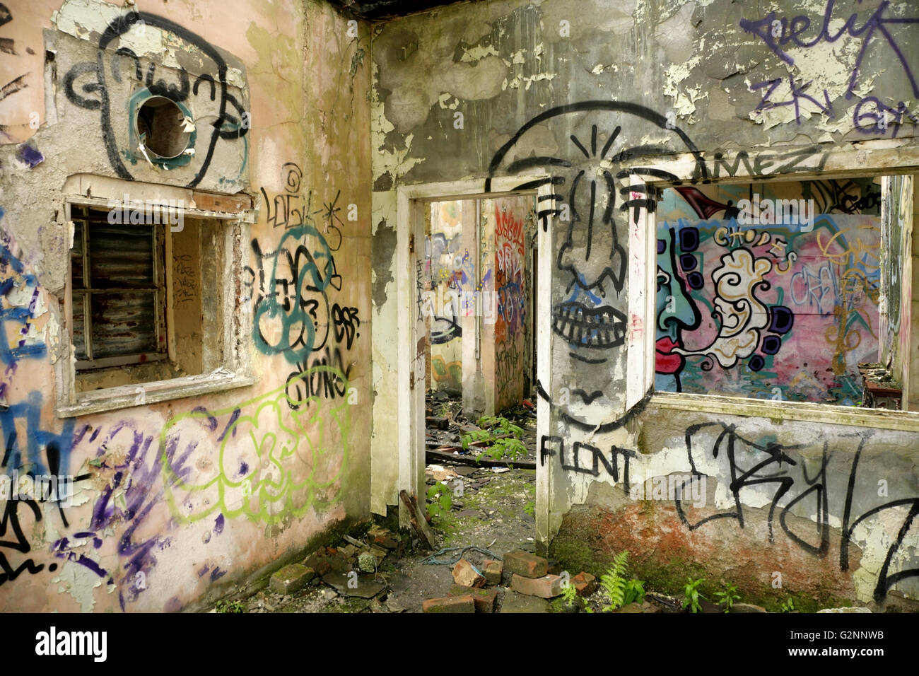 Graffiti and vandalism in abandoned derelict building Stock Photo - Alamy