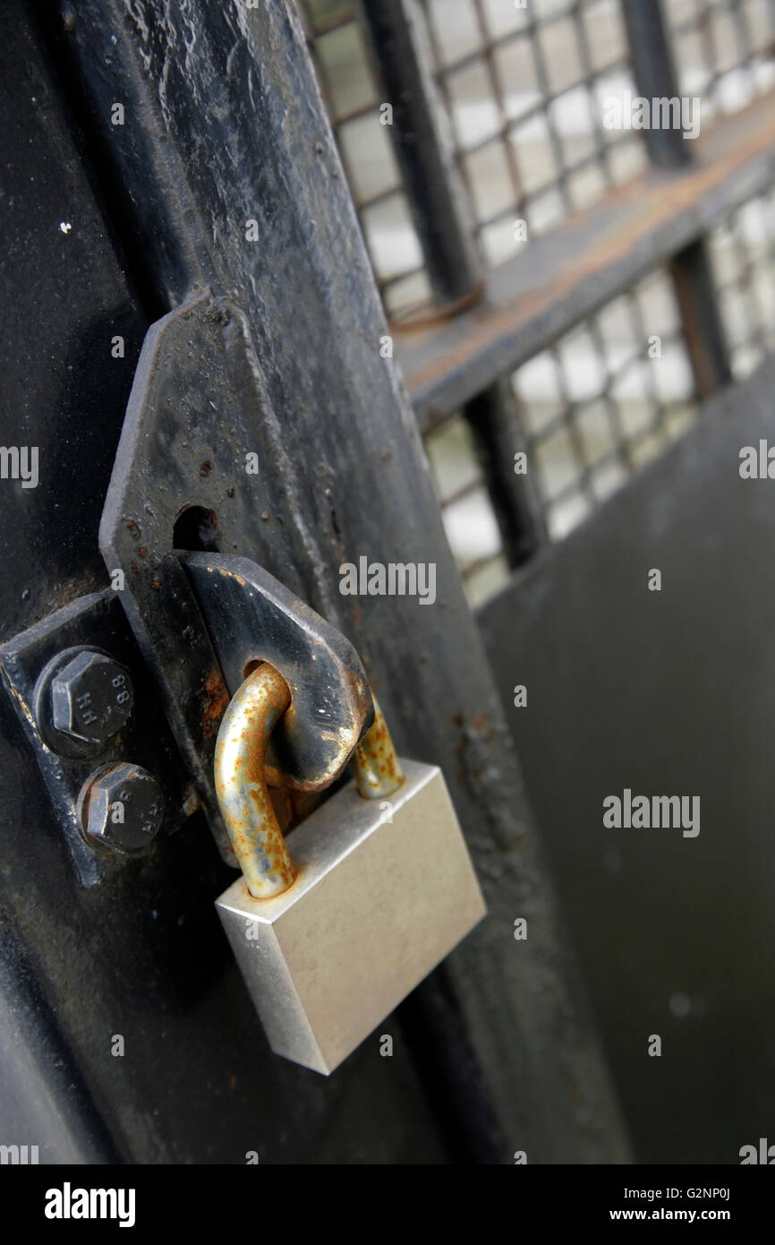 Steel gate hi-res stock photography and images - Alamy