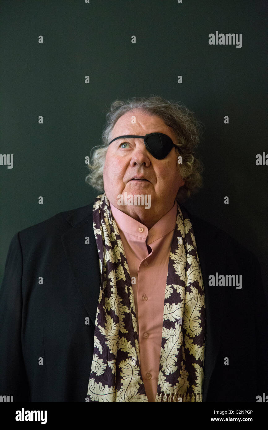 Dale Chihuly, the American Glass sculptor Stock Photo - Alamy Dale Chihuly, the American Glass sculptor Stock Photo - Alamy