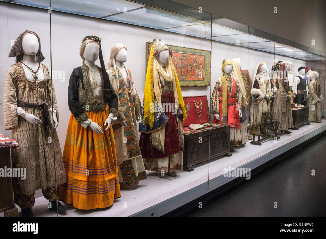 Traditional Greek costumes on display at The Benaki Museum, Athens ...