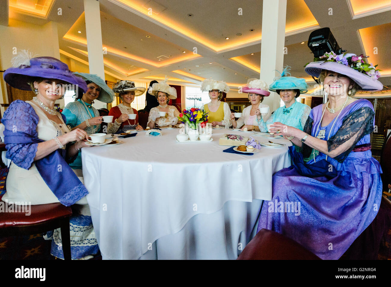 Period costume victorian hi-res stock photography and images - Alamy