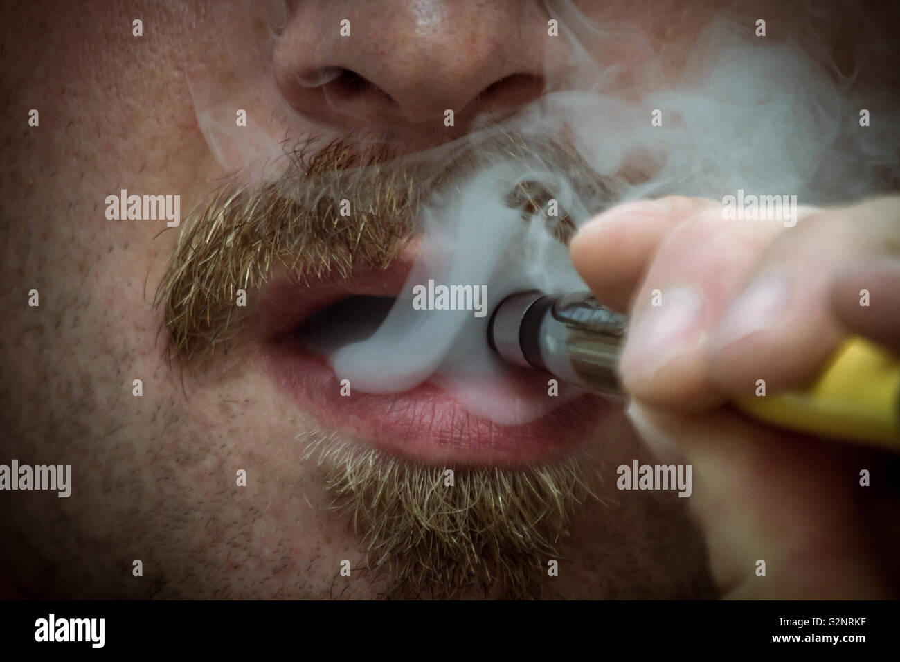 Extreme close up man vaping hi-res stock photography and images - Alamy