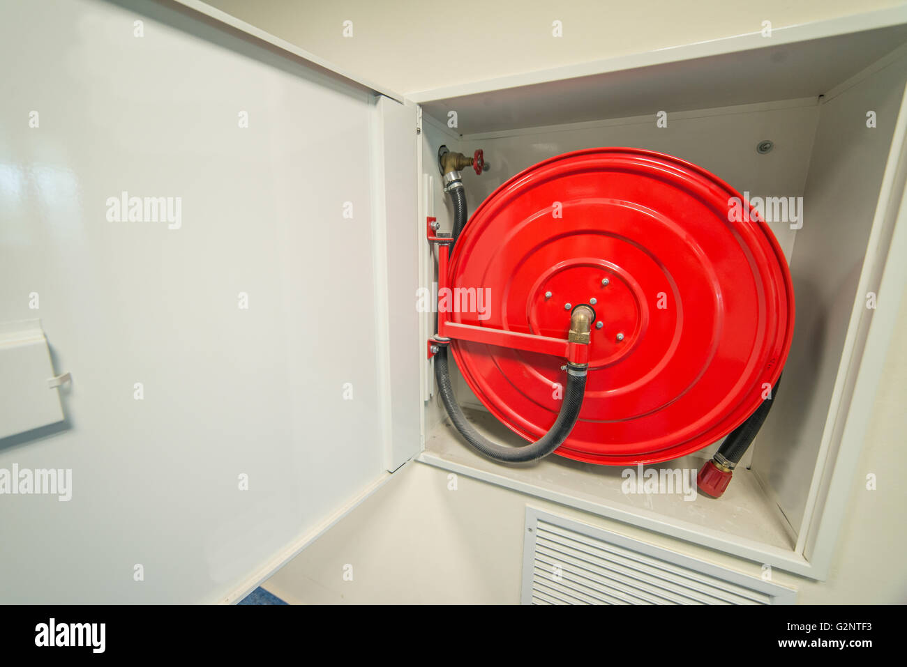 Modern office architecture overview hi-res stock photography and images ...