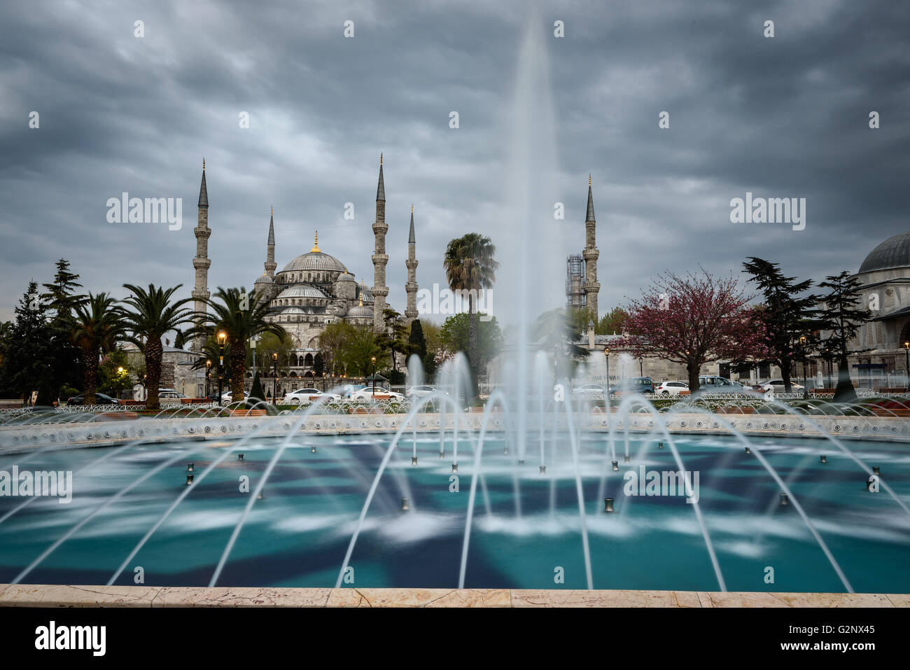 Blue mosque fountain hi-res stock photography and images - Alamy