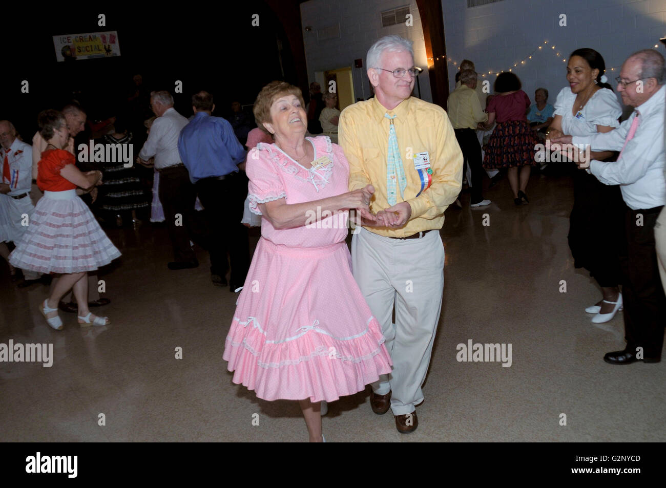 Couple dancing square dance in hi-res stock photography and images - Alamy