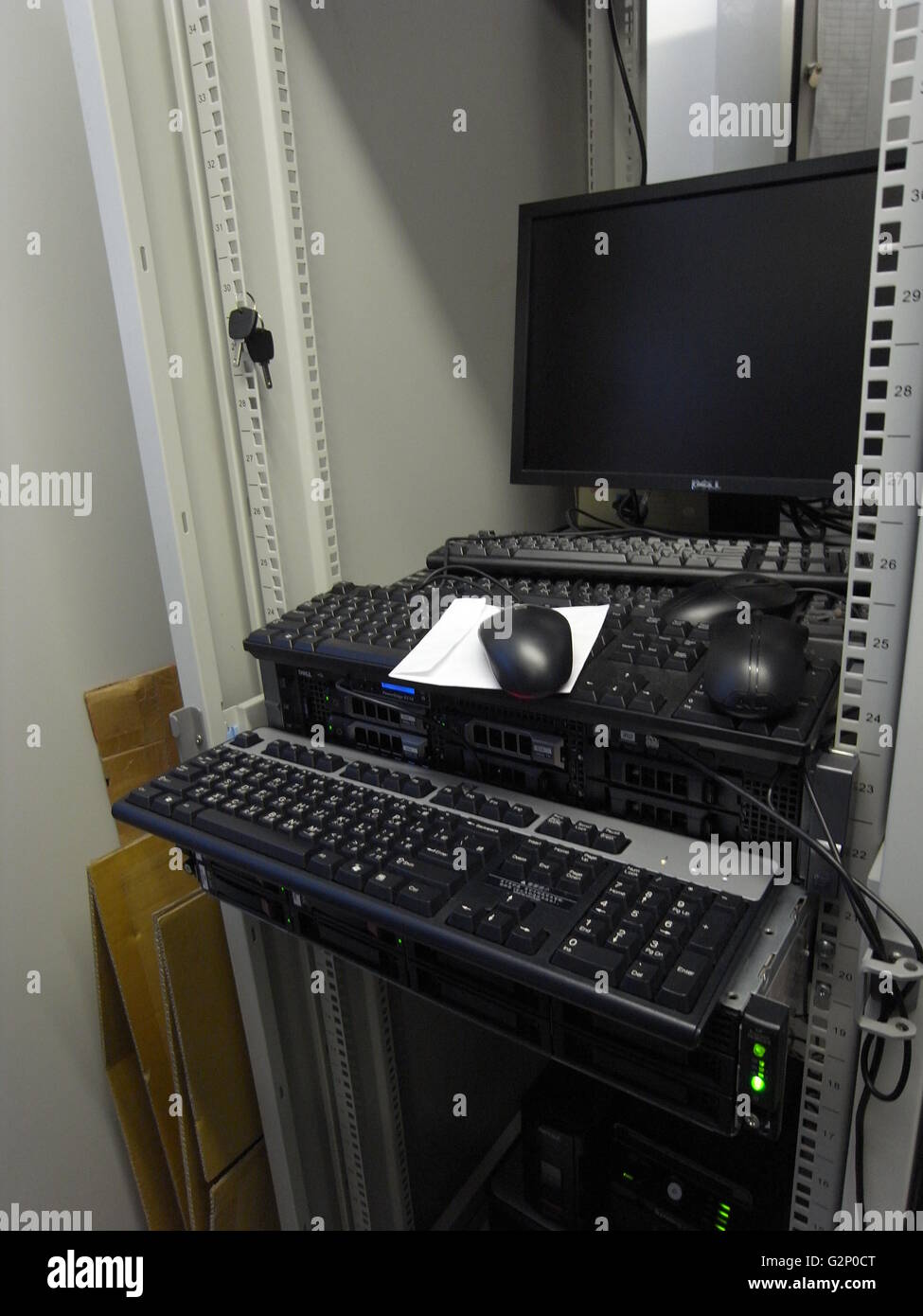 computer server cable host port internet hack hacker connect small room ...