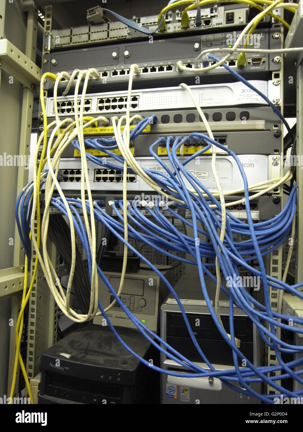 computer server cable host port internet hack hacker connect small room ...