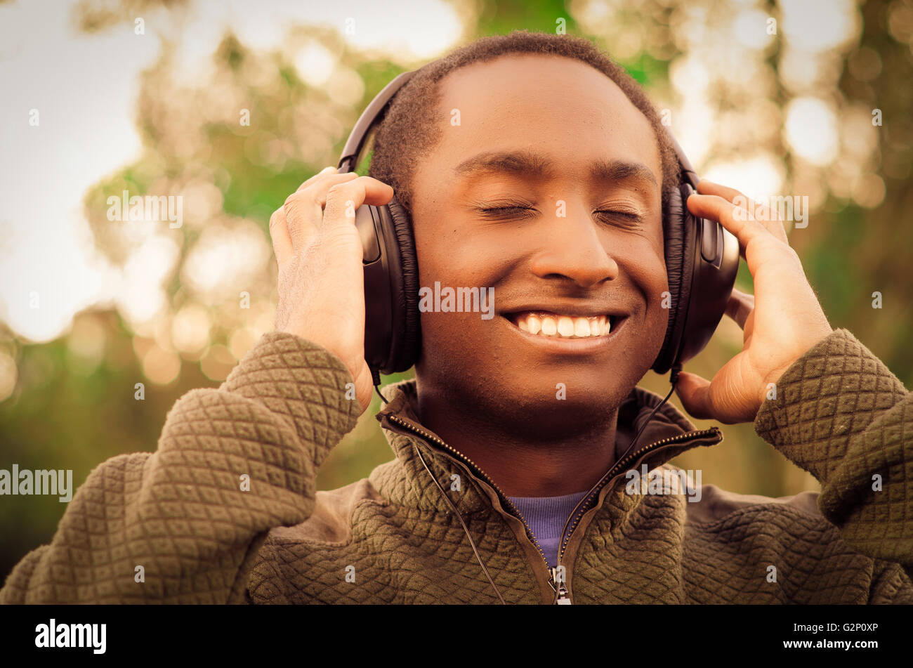 Man covering ears phone hi-res stock photography and images - Alamy