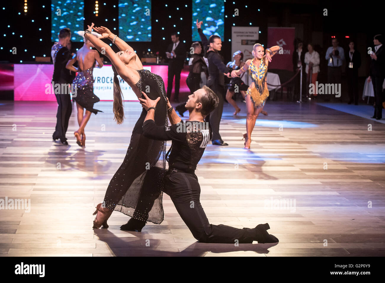 dancers dancing latin dance Stock Photo - Alamy