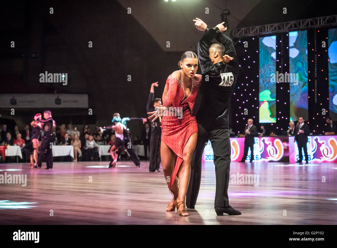 dancers dancing latin dance Stock Photo - Alamy