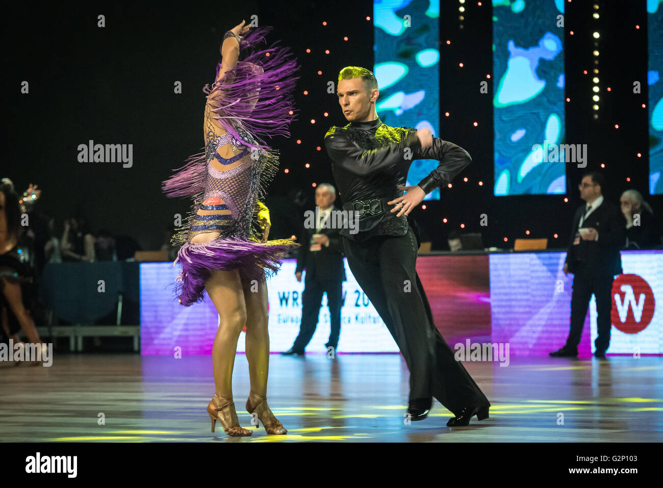 dancers dancing latin dance Stock Photo - Alamy