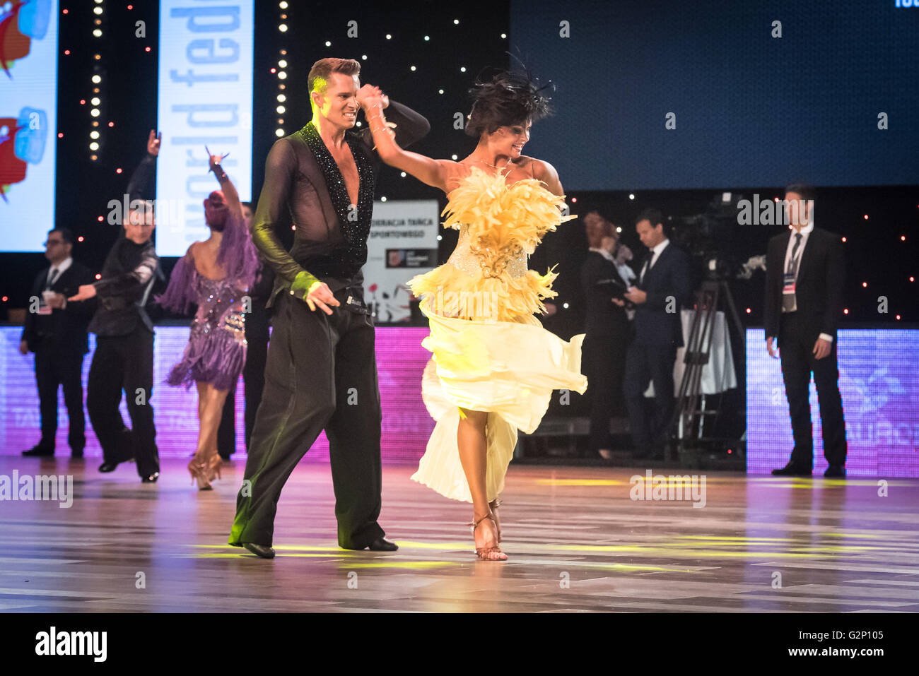 dancers dancing latin dance Stock Photo - Alamy