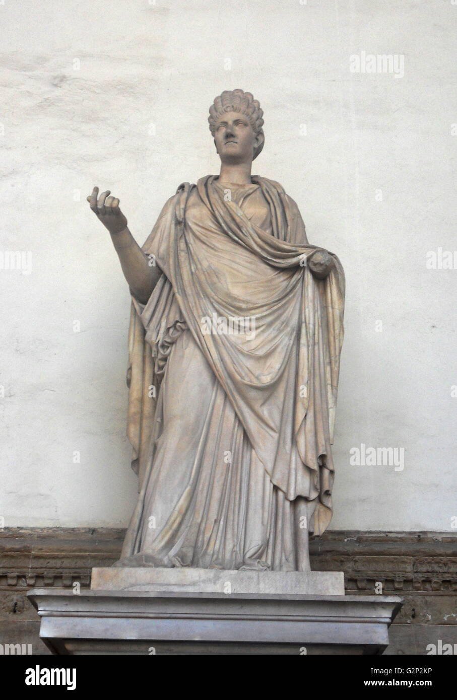 Marble female sculptures hi-res stock photography and images - Alamy