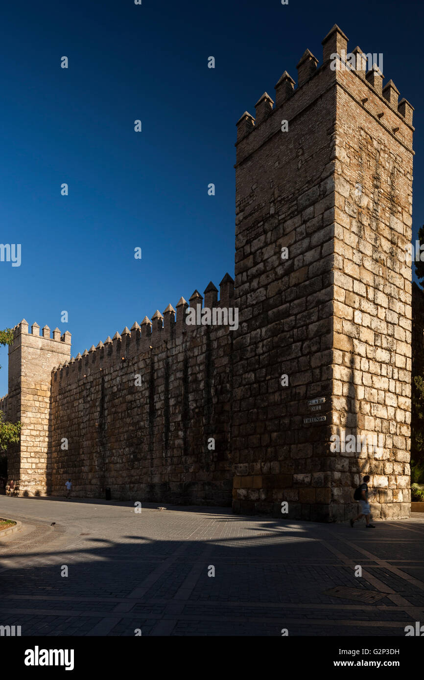 Walls of the Real Alcazar (Royal Castle, right), Spain Stock Photo - Alamy