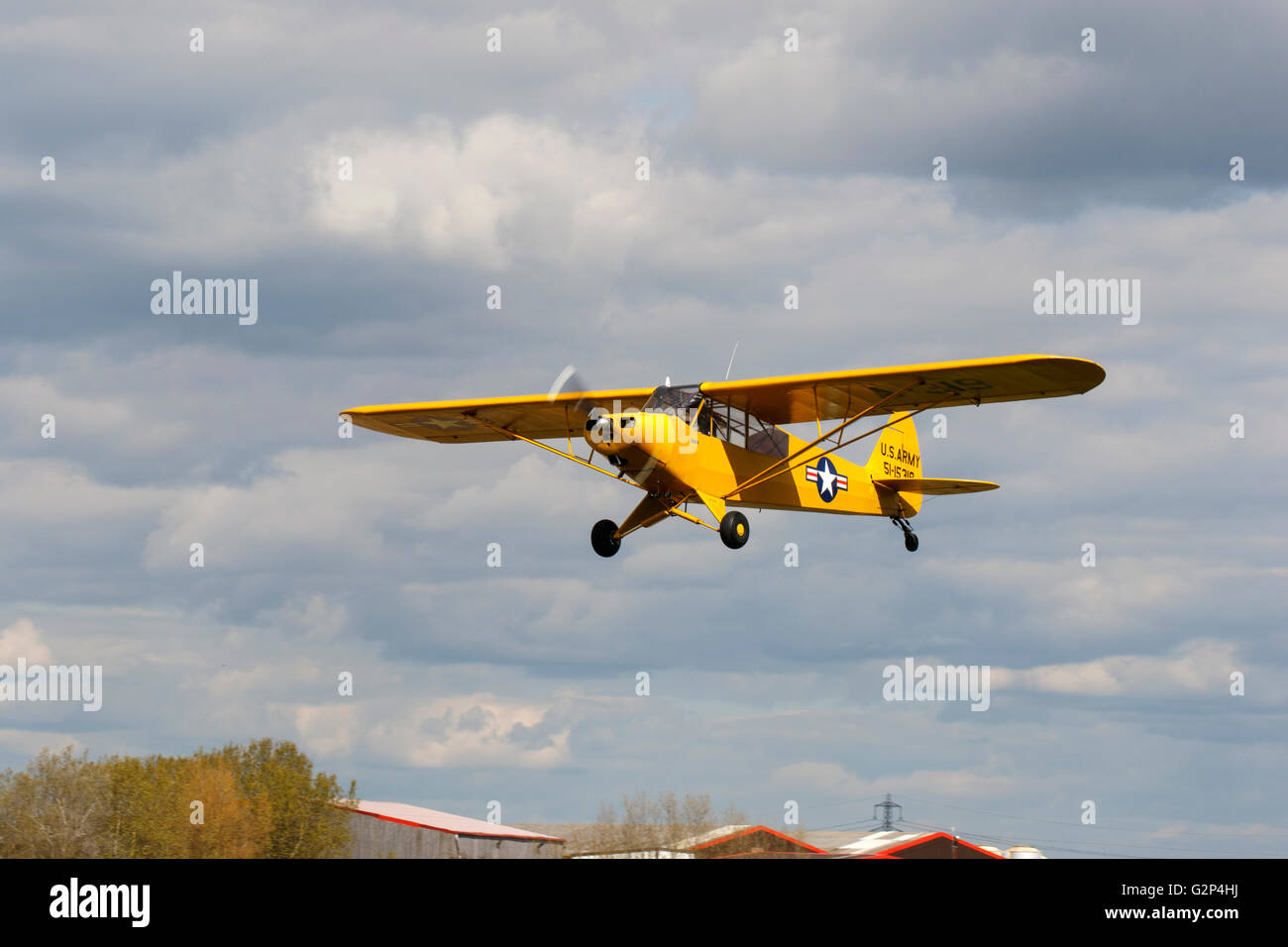 Piper cub military hi-res stock photography and images - Alamy