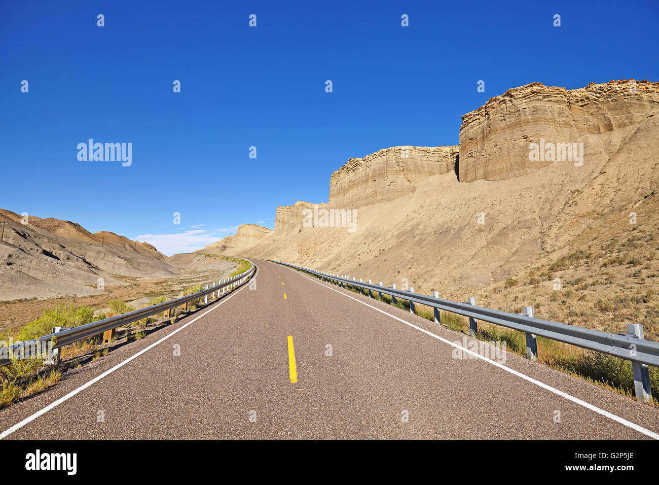 Empty deserted highway in USA, travel background with copy space Stock ...