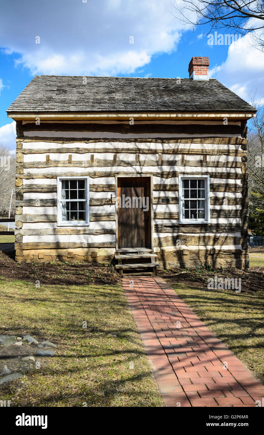 Log cabin hi-res stock photography and images - Alamy