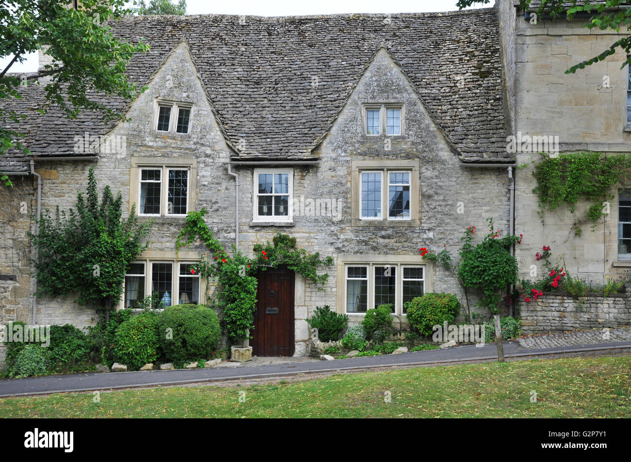 Wobbly house front on hill hi-res stock photography and images - Alamy