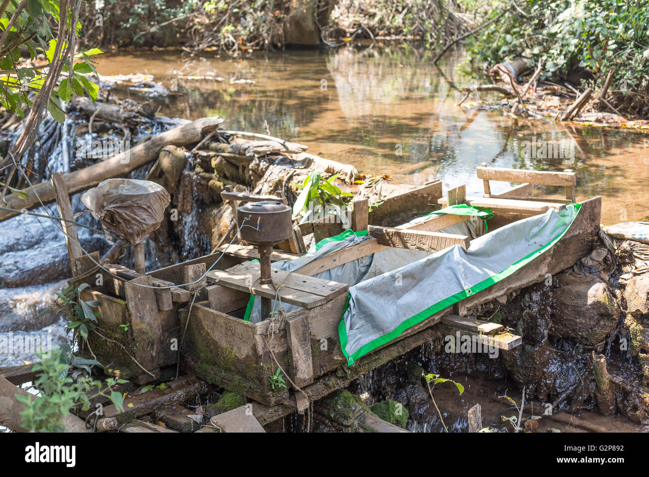Woman countryside house rain hi-res stock photography and images - Alamy