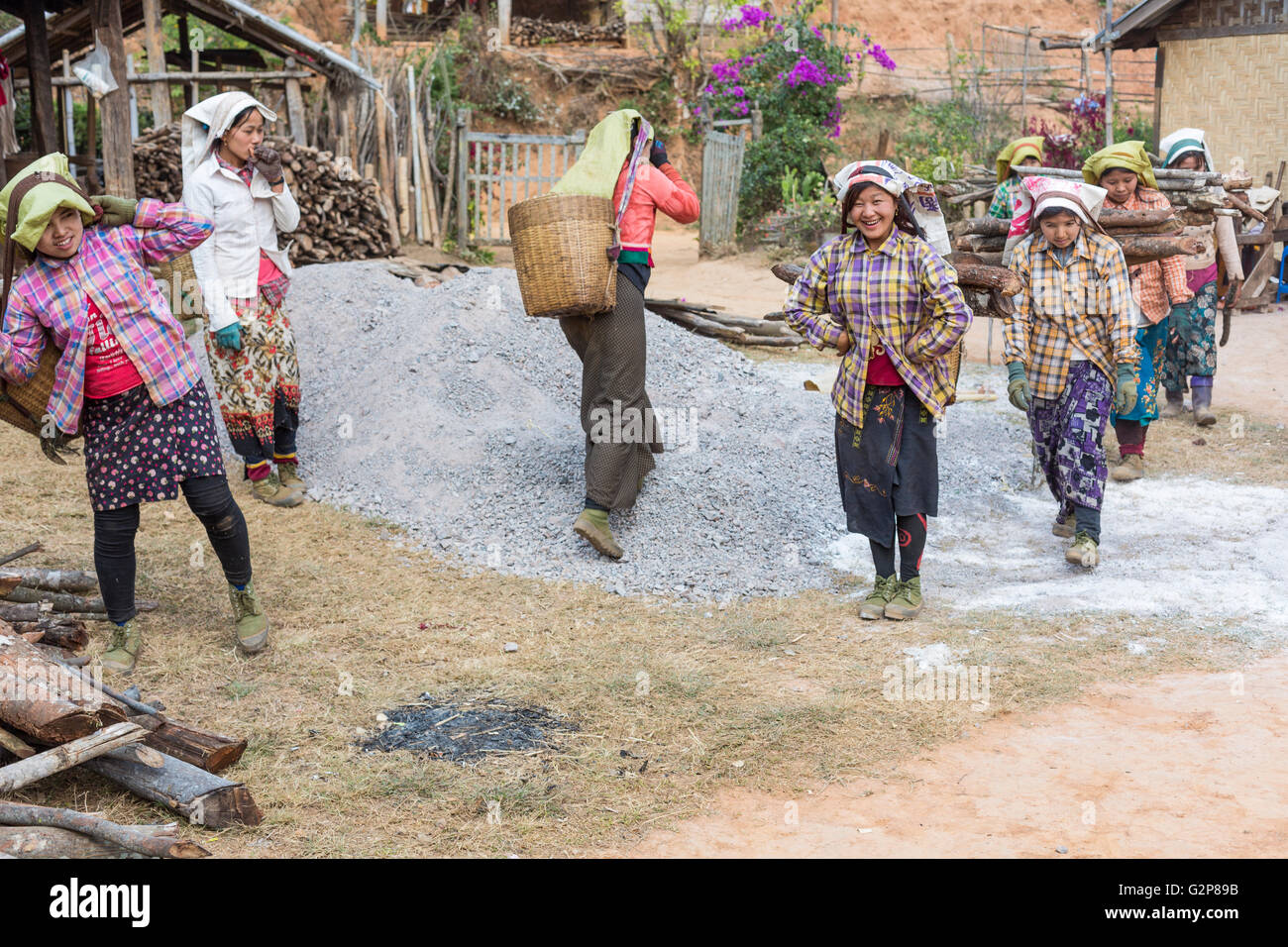 Shan villager hi-res stock photography and images - Alamy