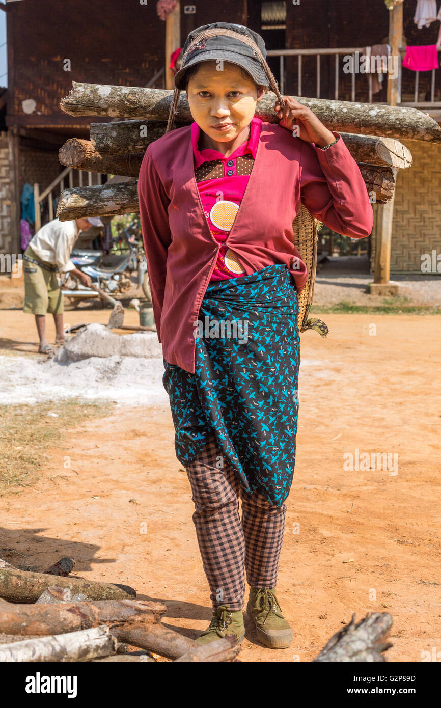 Shan villager hi-res stock photography and images - Alamy