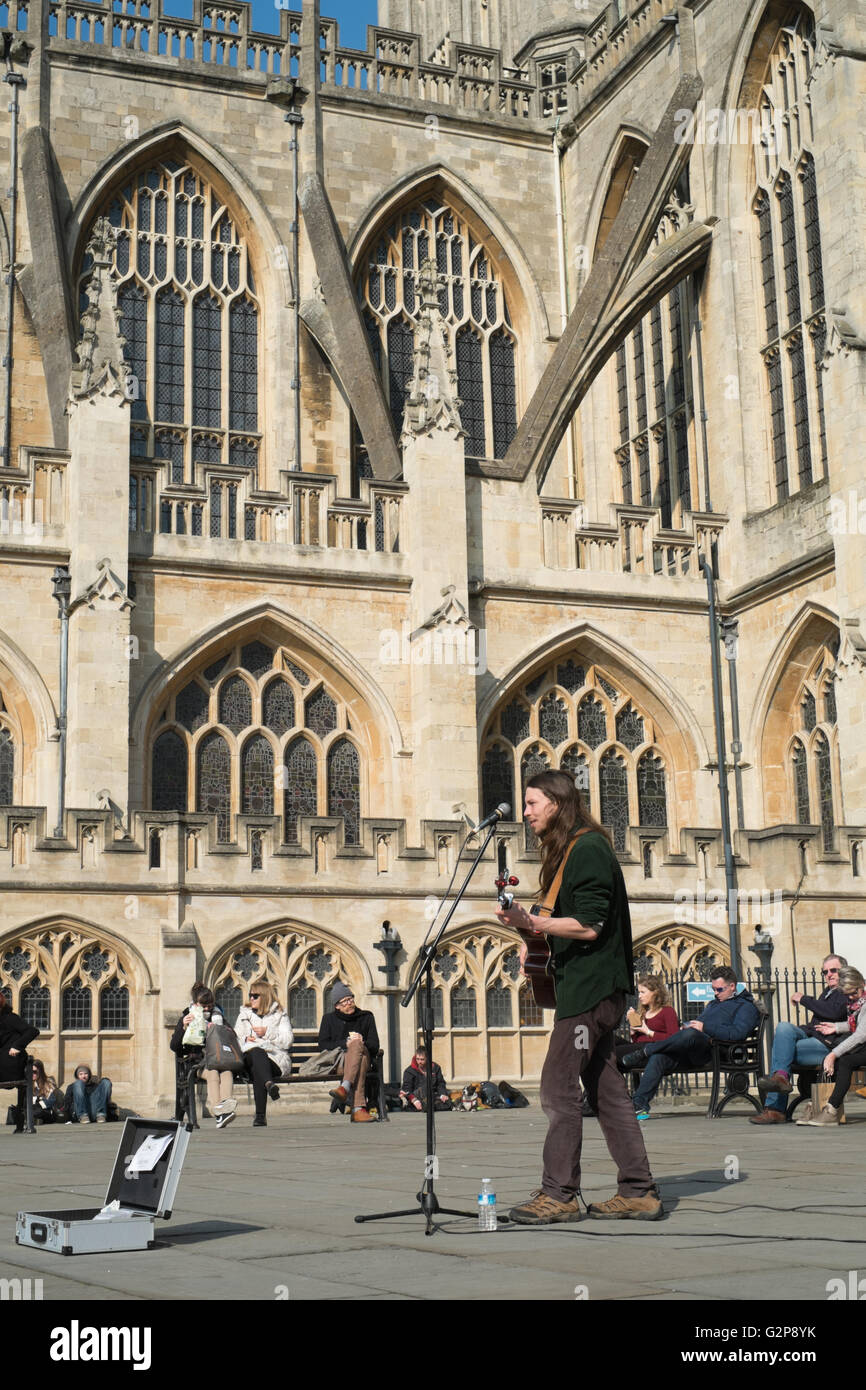 Busker outside Bath Abbey in Somerset,England Stock Photo - Alamy